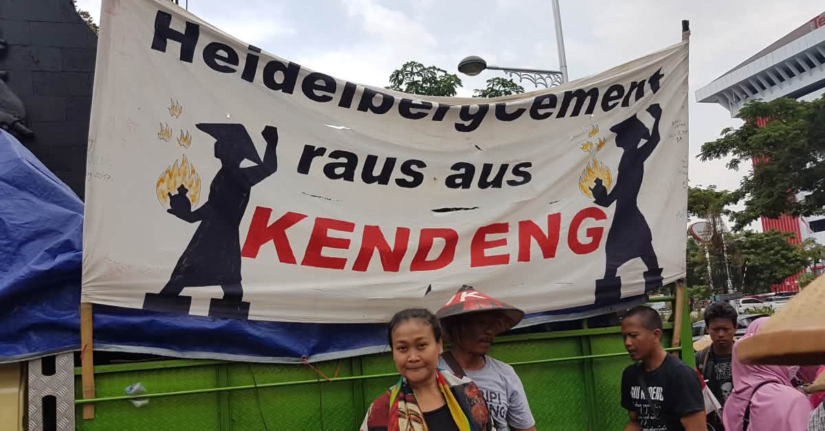 Human rights award for anti-cement activists - Rainforest Rescue ...