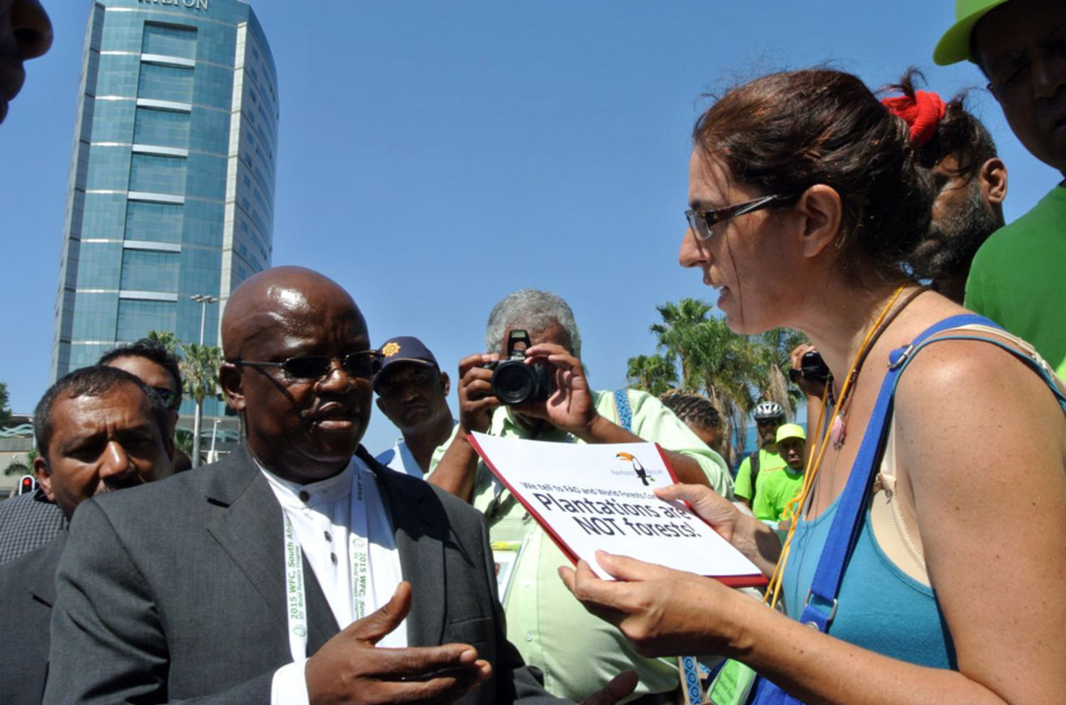 Protest in Durban: Plantations are not forests - Rainforest Rescue